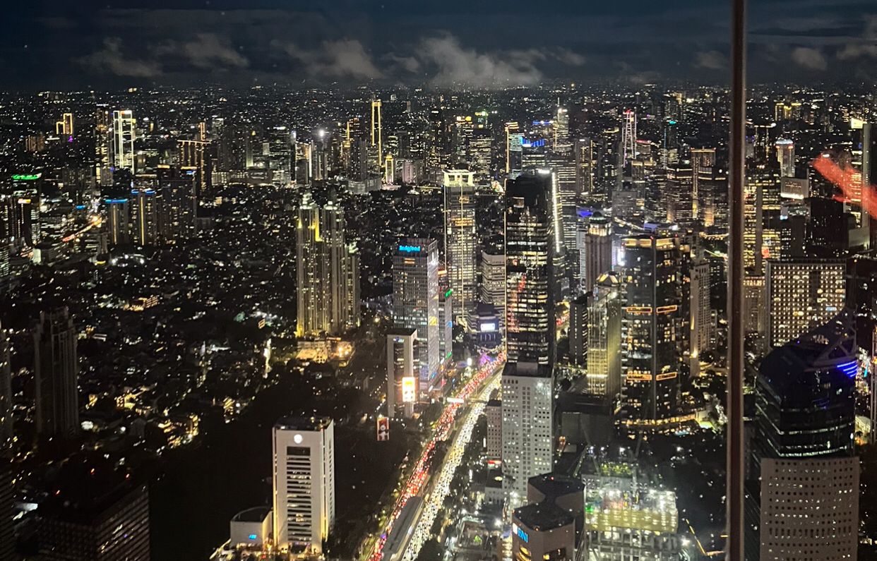 Sensasi Naik Gedung Tertinggi Jakarta: Lihat Kota dari Ketinggian 382 ...